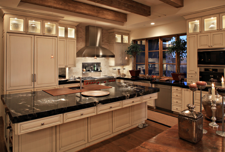 Arizona Desert Mountain Drama - Traditional - Kitchen - Phoenix - by ...