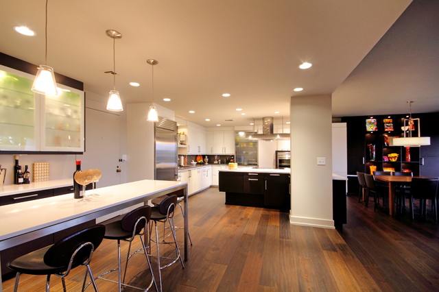 Atlanta Hi Rise Kitchen with bar - Modern - Kitchen - Atlanta - by CSI ...