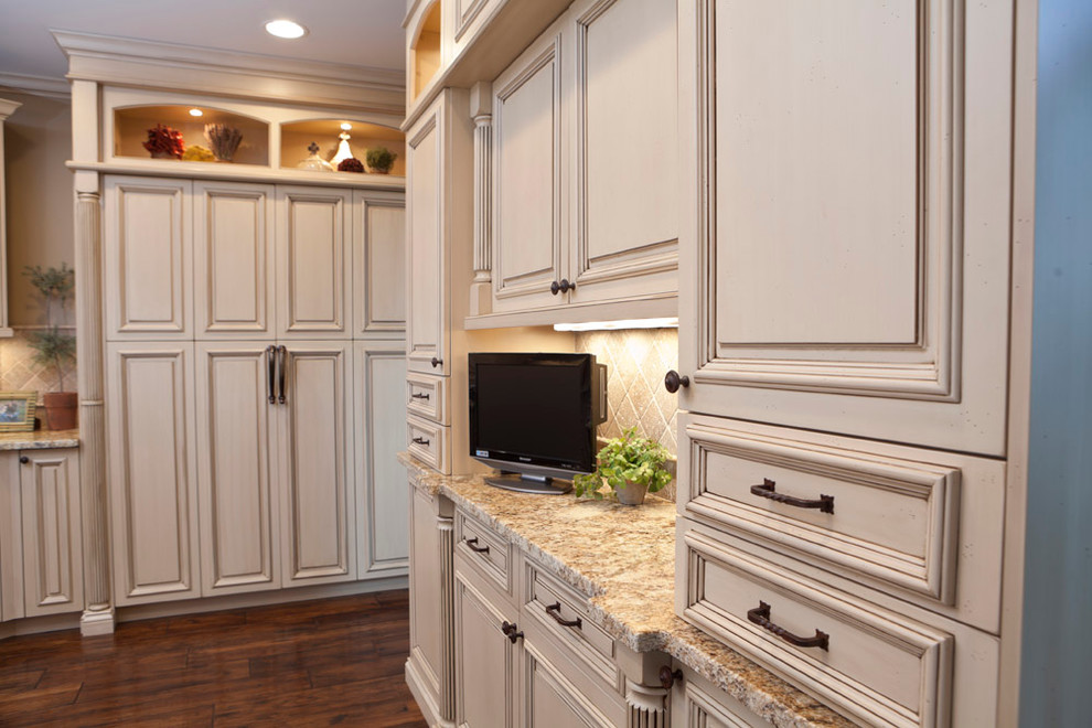 Audrey Kitchen by Don Justice Cabinet Makers - Traditional - Kitchen ...