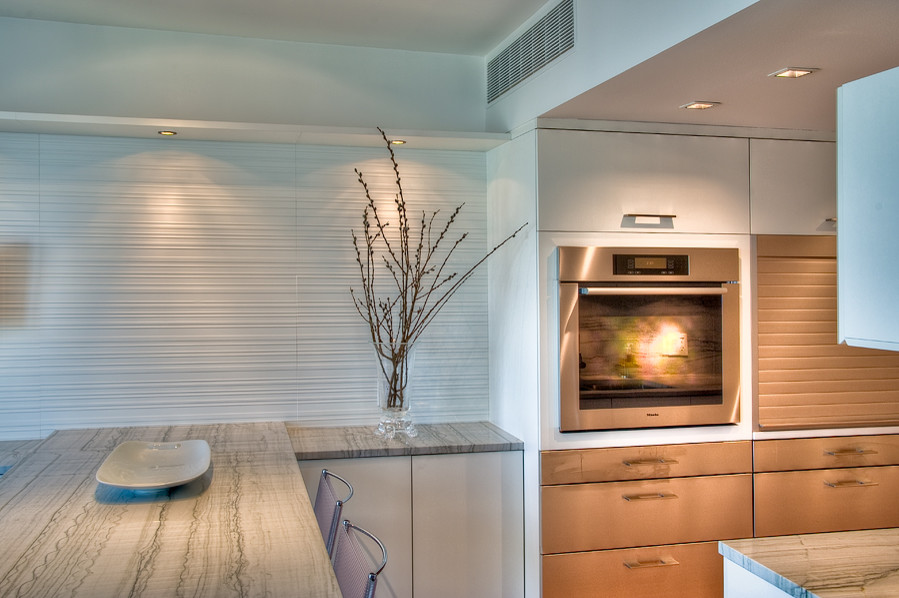 Avante - Garde - Contemporary - Kitchen - Chicago - by VESTA | Houzz