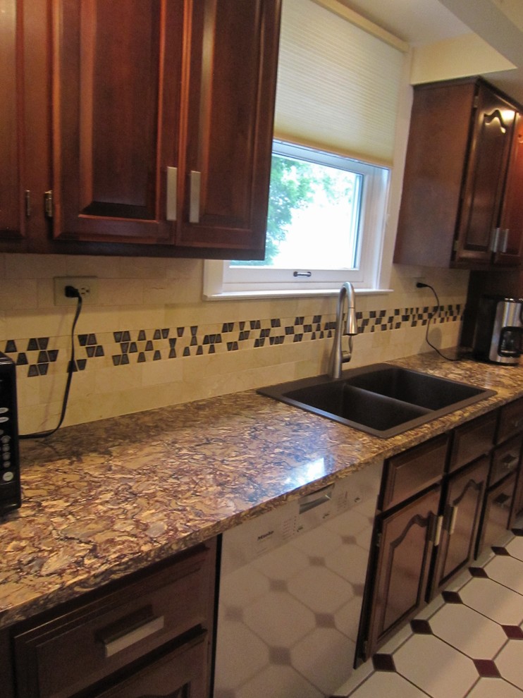 Beautiful Backsplash Accent Tile - Traditional - Kitchen - Chicago - by ...
