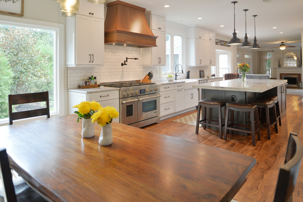 Beautiful Kitchen with More Function and Style Delights Family in ...