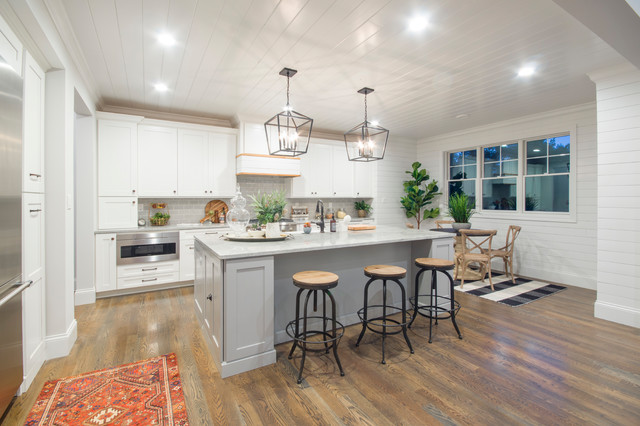 Beautiful white kitchen in St. Louis. - Contemporary - Kitchen - St ...