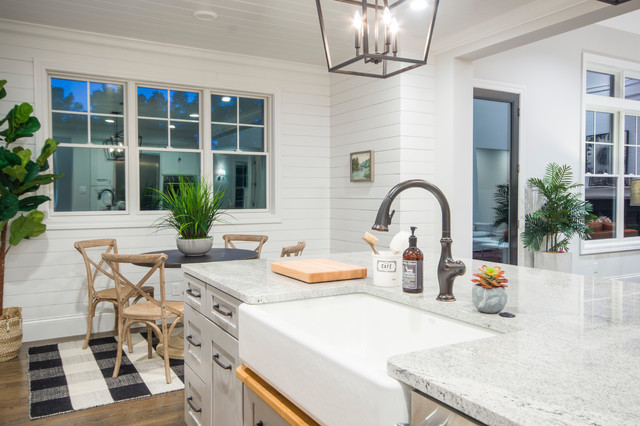 Beautiful white kitchen in St. Louis. - Contemporary - Kitchen - St ...
