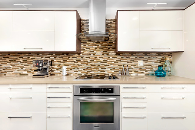 Beige high-gloss kitchen in Toronto - Modern - Kitchen - Toronto - by ...