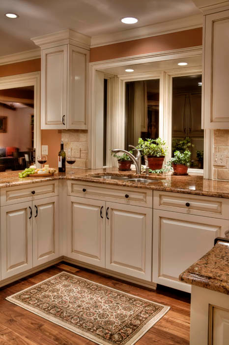 Bentwood Drive Residence Kitchen 7 - Traditional - Kitchen ...