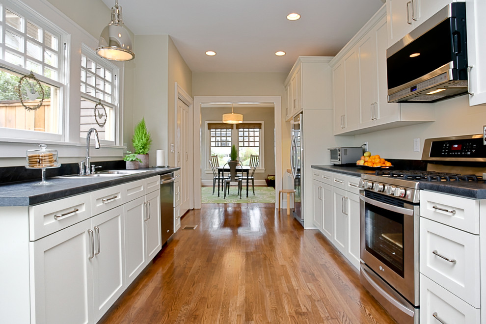 Berry kitchen - Traditional - Kitchen - Atlanta - by Blue Heron ...
