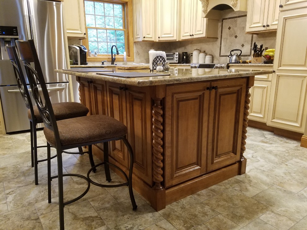 Bertch Kitchen+ Custom Island - Classique - Cuisine - Autres périmètres ...