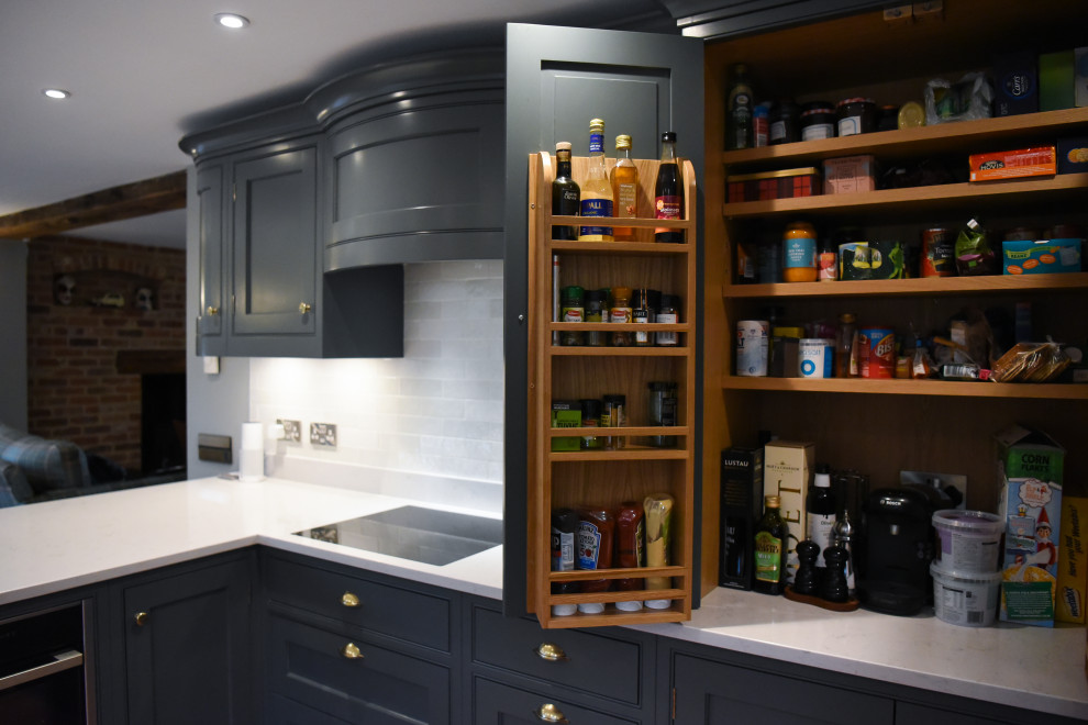 Bespoke Kitchen in 17th Century Cottage - Traditional - Kitchen ...