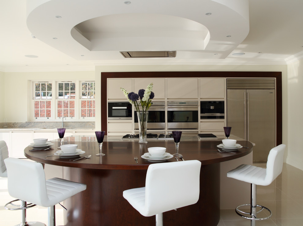 Bespoke kitchen in new development in Harpenden - Contemporáneo ...