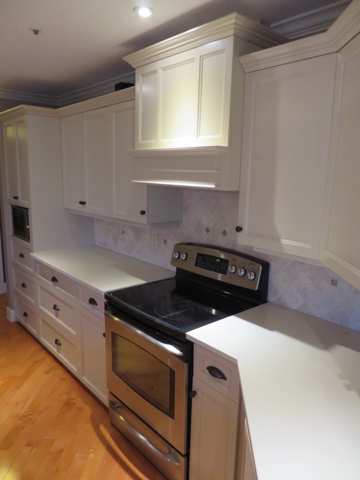 Beveled Shaker White Kitchen - Traditional - Kitchen - Vancouver - by ...