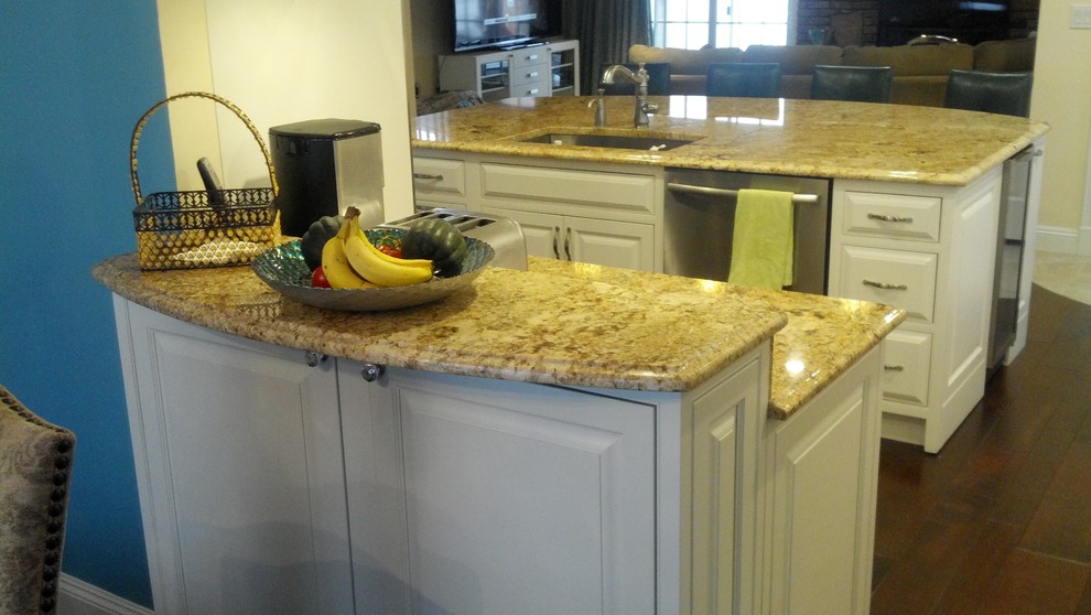 Bi-Level peninsula - Traditional - Kitchen - New York - by Real Live ...