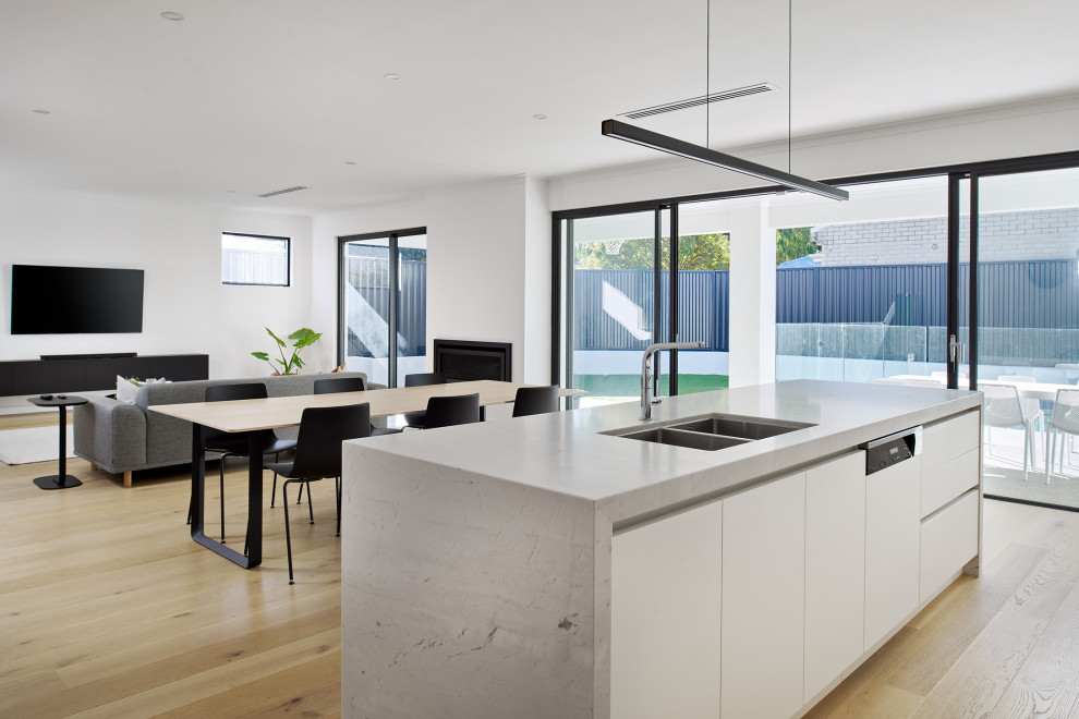Bicton Home 2 - Modern - Kitchen - Perth - by Western Cabinets | Houzz