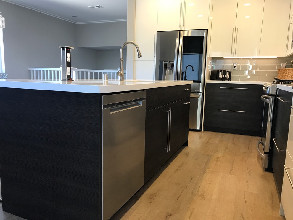 Big Bear Contemporary Kitchen - Contemporary - Kitchen - Los Angeles ...