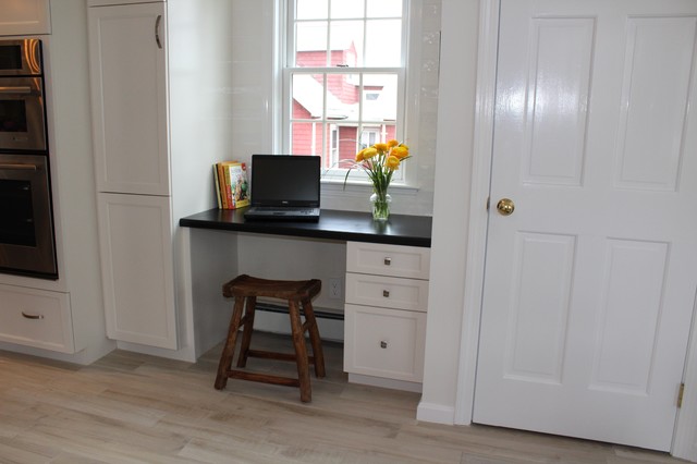 Black and White Traditional Kitchen - Classique - Cuisine - Boston ...