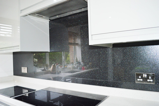Black Plain Colour With Heavy Fine Sparkles Glass Splashback - Modern ...