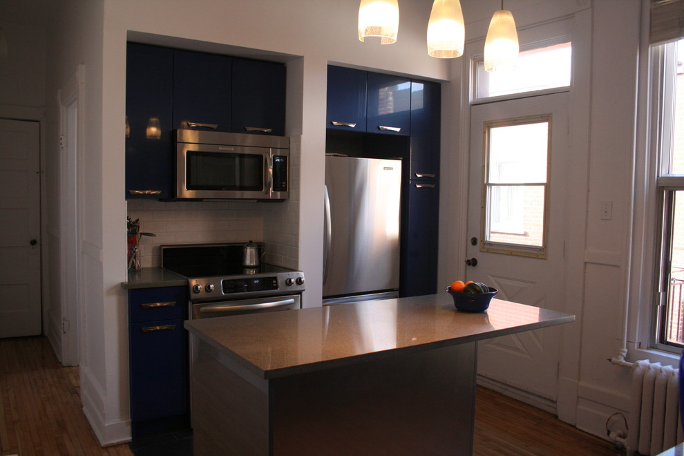blue kitchen - Modern - Kitchen - Montreal - by Cuisines Nuenza | Houzz
