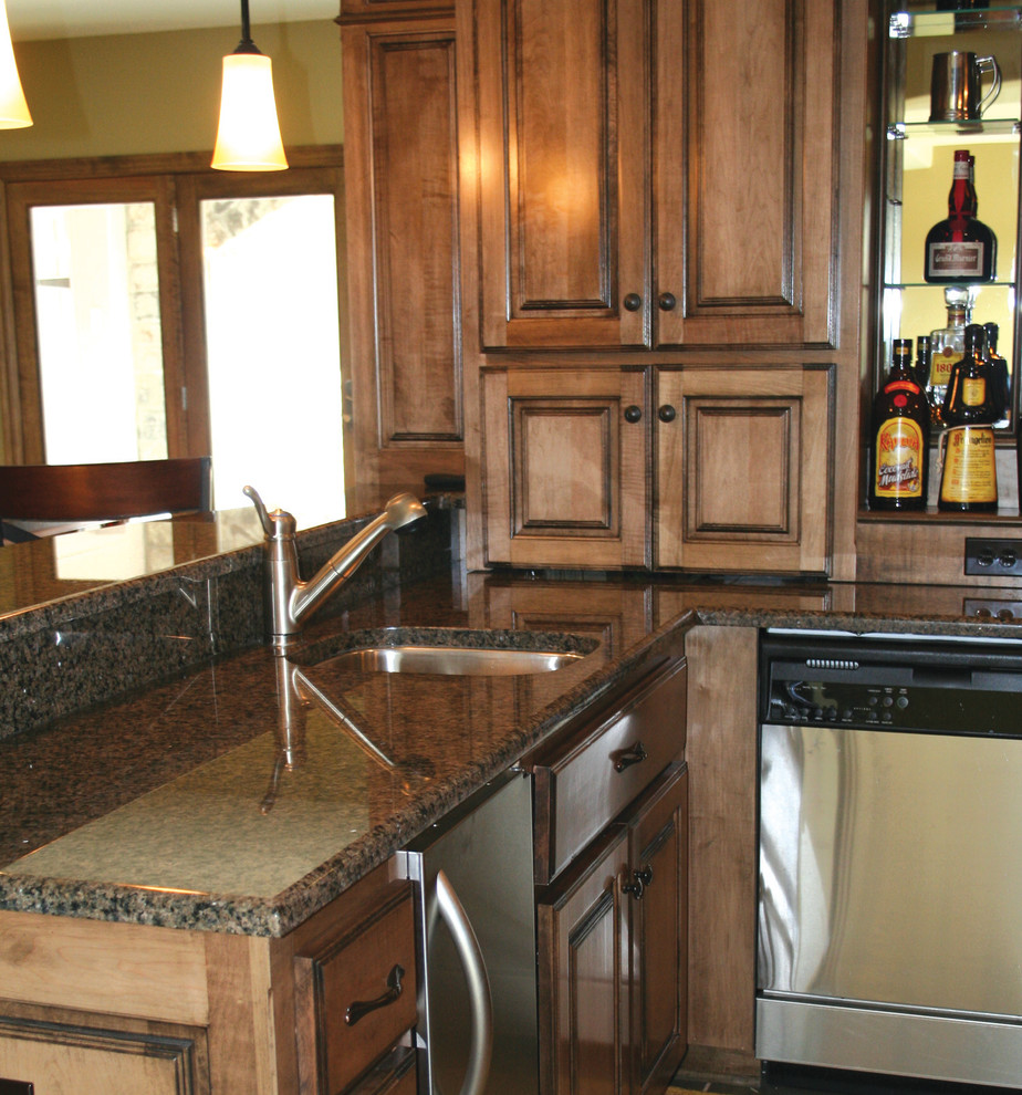 Bonee Kitchen - Traditional - Kitchen - Kansas City - by Canaan Stone ...