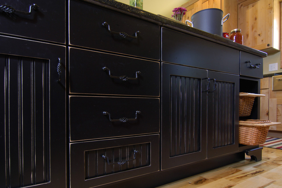 Boone - Traditional - Kitchen - Charlotte - by Precision Cabinets Inc | Houzz