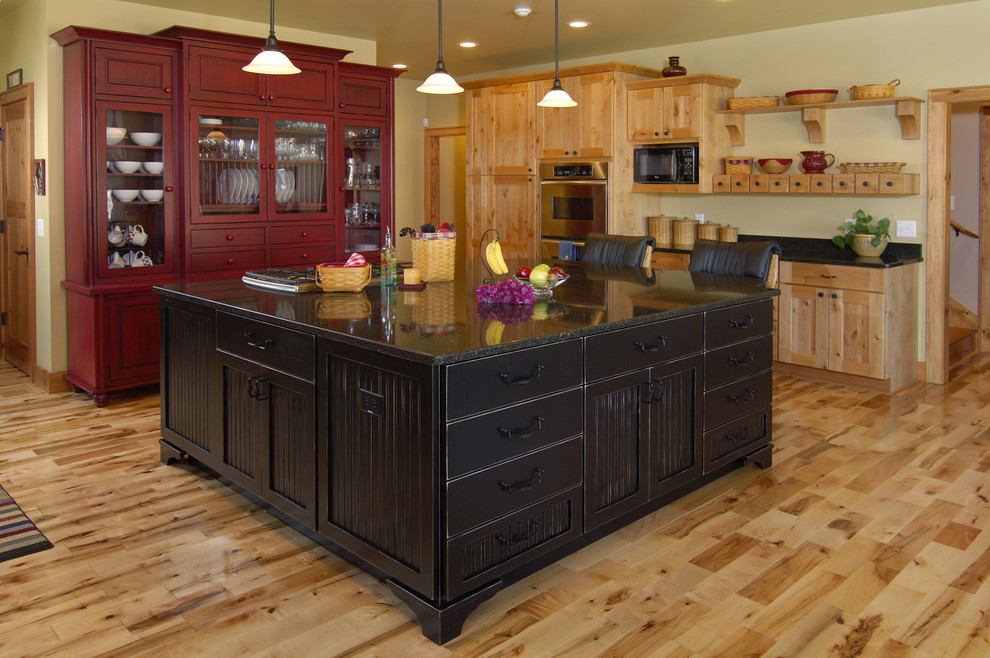 Boone - Traditional - Kitchen - Charlotte - by Precision Cabinets Inc | Houzz