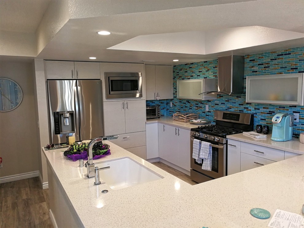 Bright and Cheery Kitchen Renovation - Kitchen - Los Angeles - by ...