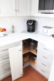Bright and quaint Kitchen - Transitional - Kitchen - Toronto - by ...