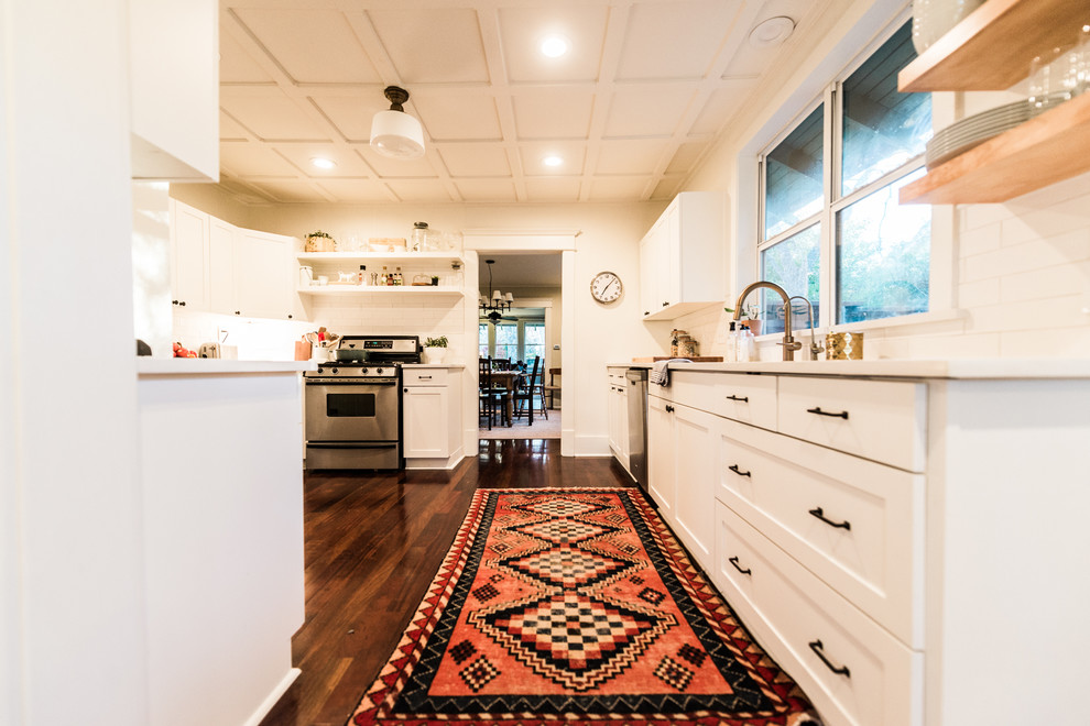 Bright Classic Kitchen & Sunroom - Midcentury - Kitchen - Dallas - by ...