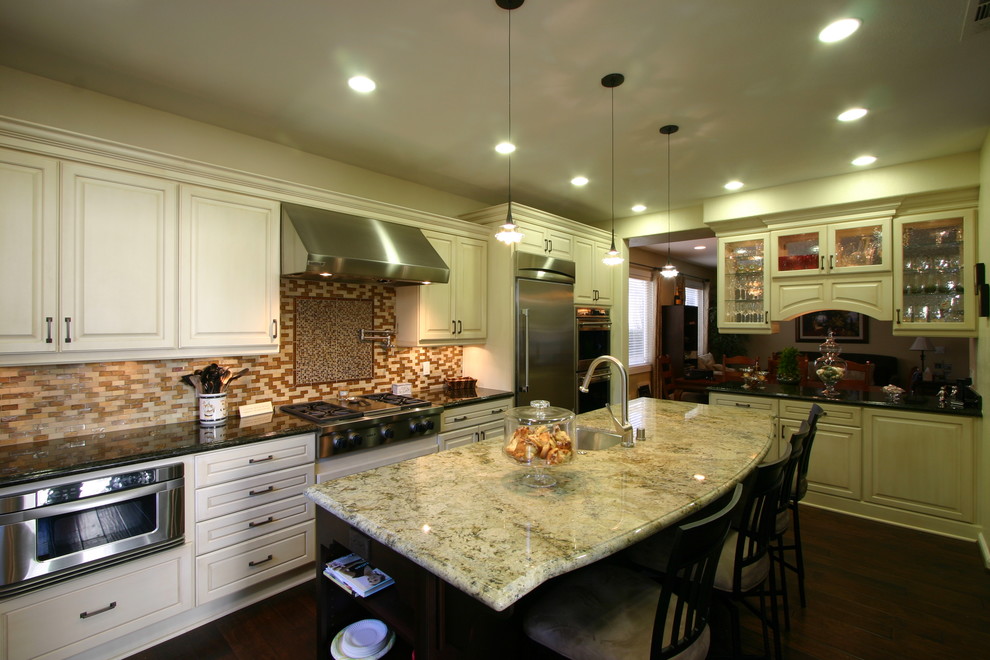 bright kitchen - Traditional - Kitchen - Los Angeles - by South Bay ...