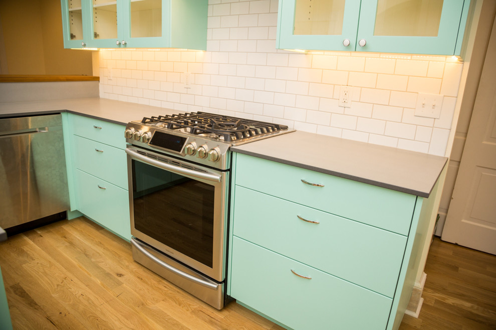 Bright Modern Farmhouse Kitchen - Moderne - Cuisine - Autres périmètres ...
