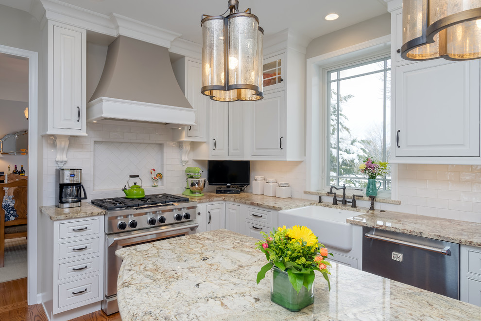 Bright Traditional Kitchen in Pipersville - Traditional - Kitchen ...