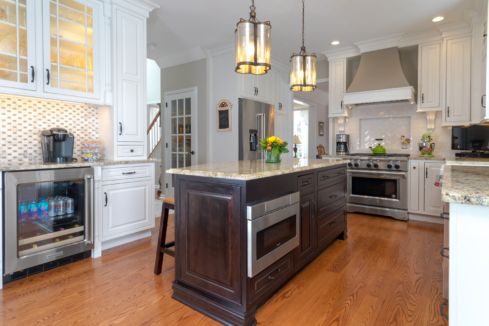 Bright Traditional Kitchen in Pipersville - Traditional - Kitchen ...