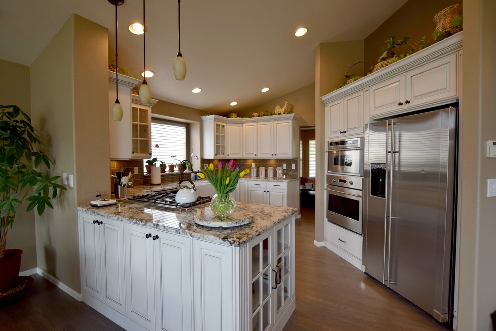 Brookhill Lane - Traditional - Kitchen - Denver - by BKC Kitchen and ...