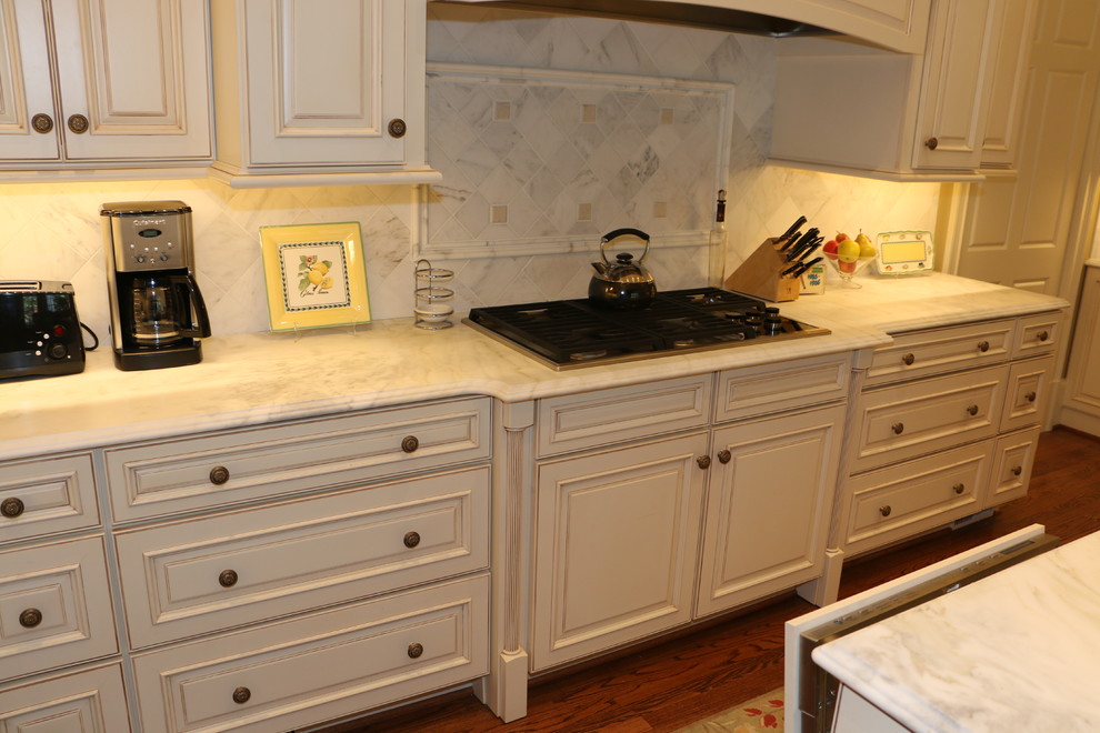 Buck Family in Atlanta - Traditional - Kitchen - Atlanta - by AES ...