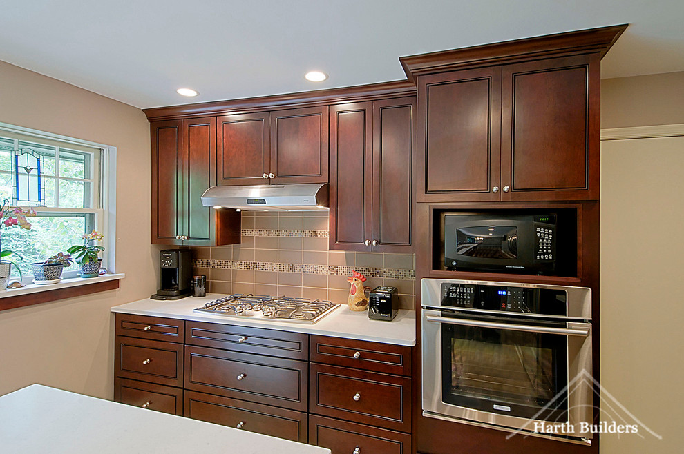 Built-In Features All Cooking Amenities - Traditional - Kitchen ...
