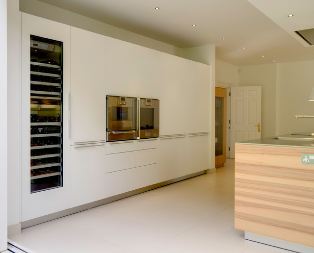 bulthaup b3 kitchen - White tall unit run - Modern - Kitchen ...