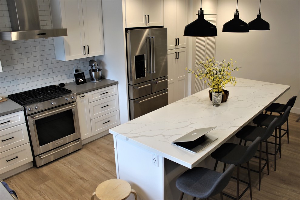 Burbank Contemporary Kitchen Remodel - Contemporary - Kitchen - Los Angeles - by Noah ...