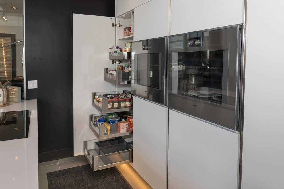 C Chanel White - Modern - Kitchen - Montreal - by Nouvelle Cuisine ...