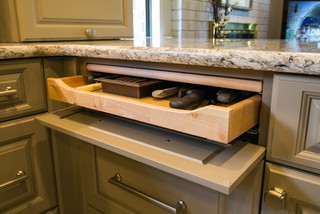Cabinet Details - Traditional - Kitchen - Seattle - by ctm Remodel ...