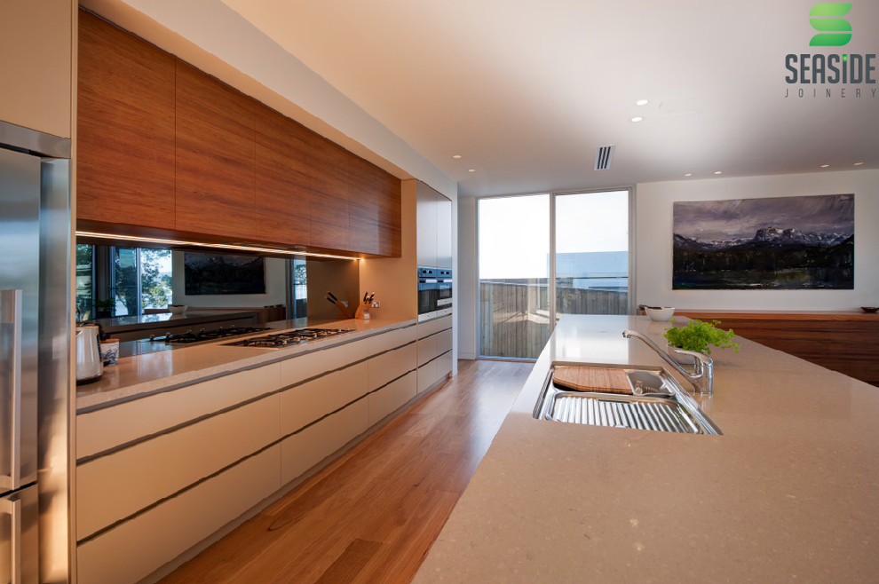 Caesarstone Shitake - Modern - Kitchen - Sydney - by Edstein Creative | Houzz