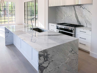 Calacatta Gold Kitchen - Modern - Kitchen - Atlanta - by Miami Circle ...