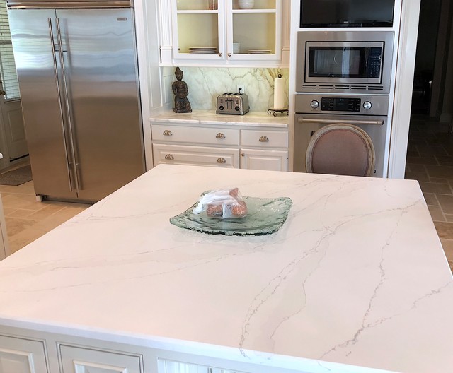 Calacatta Gold Kitchen with Backsplash - Traditional - Kitchen - New ...