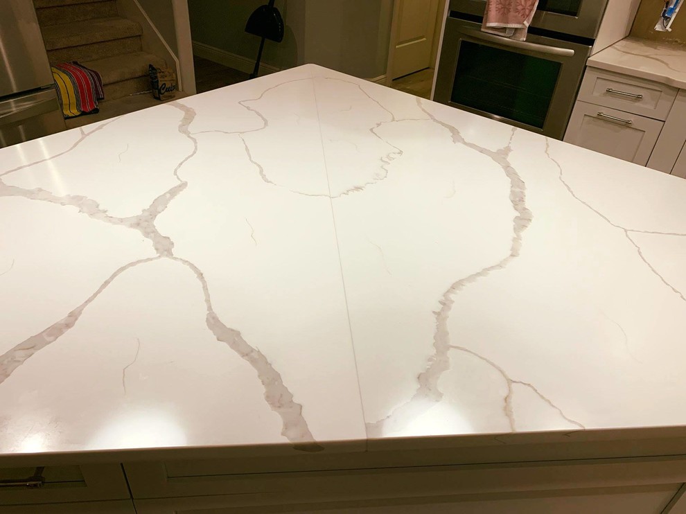 Calacatta Phoenix Quartz_4 - Modern - Kitchen - Tampa - by KB Factory ...