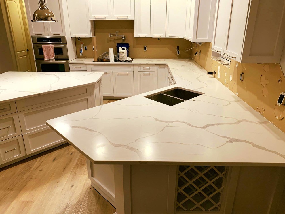 Calacatta Phoenix Quartz_4 - Modern - Kitchen - Tampa - by KB Factory ...