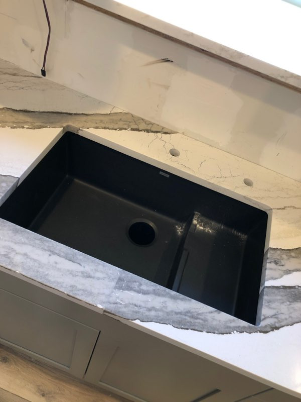 Cambria Skara Brae Kitchen - Kitchen - New York - by Mastora Stone | Houzz