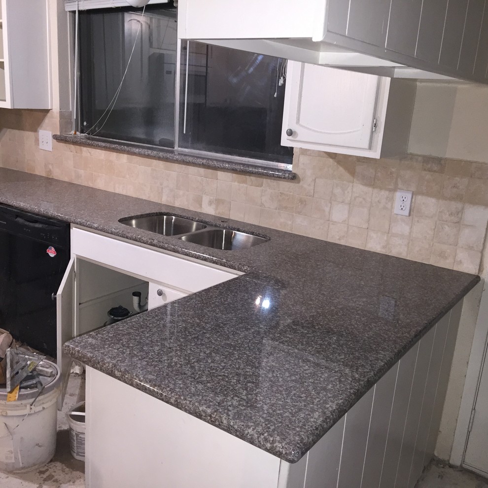 Canyon lake - Traditional - Kitchen - Houston - by Great Priced Granite ...