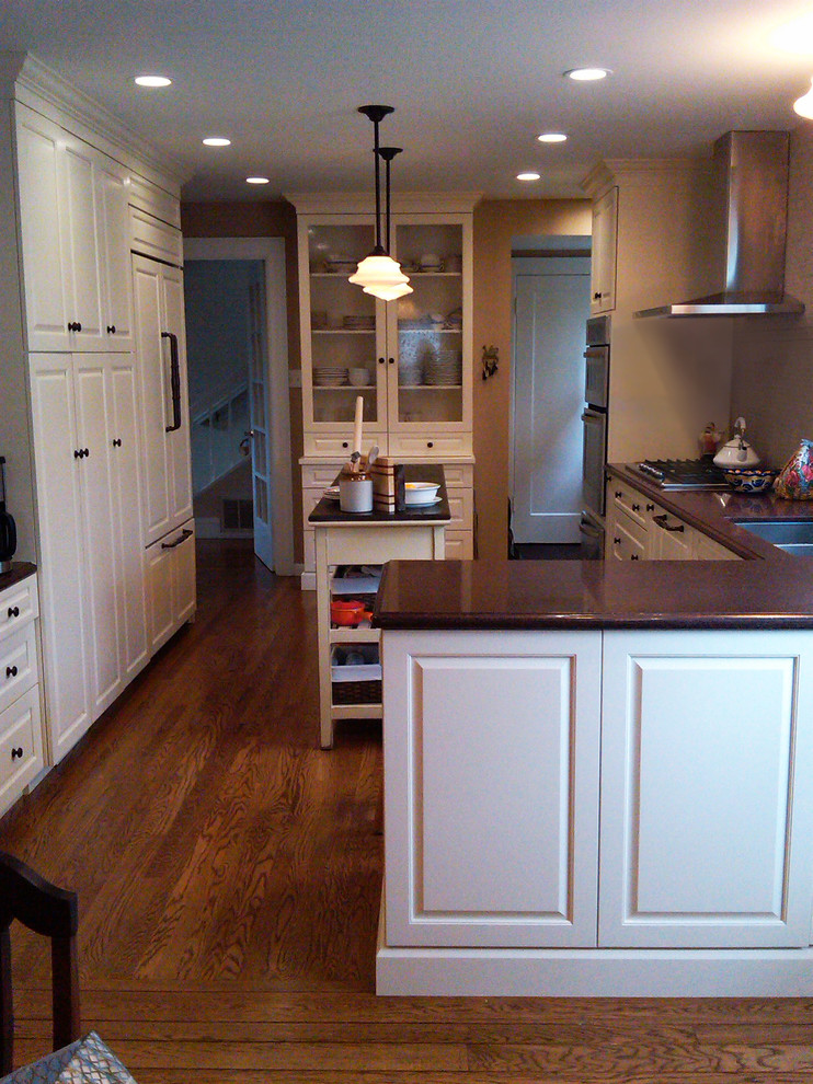 Cape Cod White Kitchen - Farmhouse - Kitchen - San Francisco - by ...