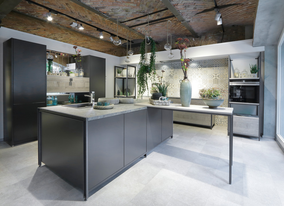 carbon kitchen with plants - Eclectic - Kitchen - Stuttgart - by SEA ...