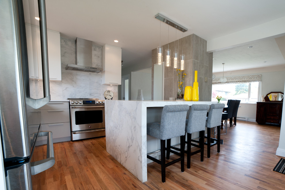 CARMAN ST - Modern - Kitchen - Vancouver - by Thomas and Birch ...