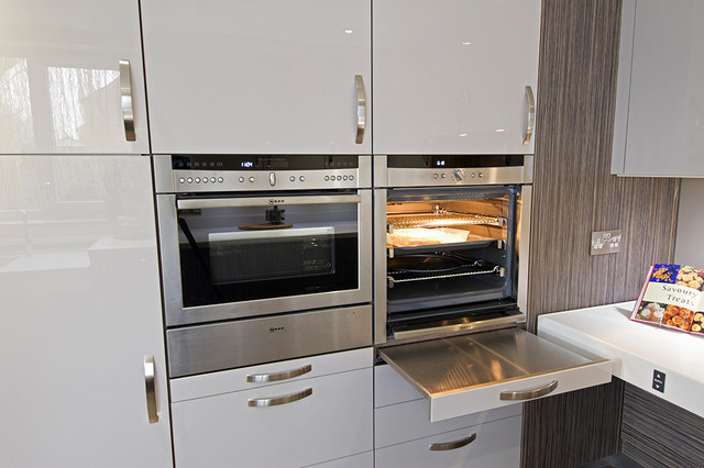 Cashmere & Grey Wheelchair Accessible Kitchen 20160123 - Ovens ...