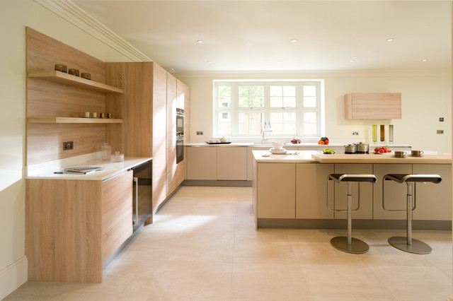 Cashmere and Natural Oak Veneer Handleless Kitchen - Modern - Kitchen ...